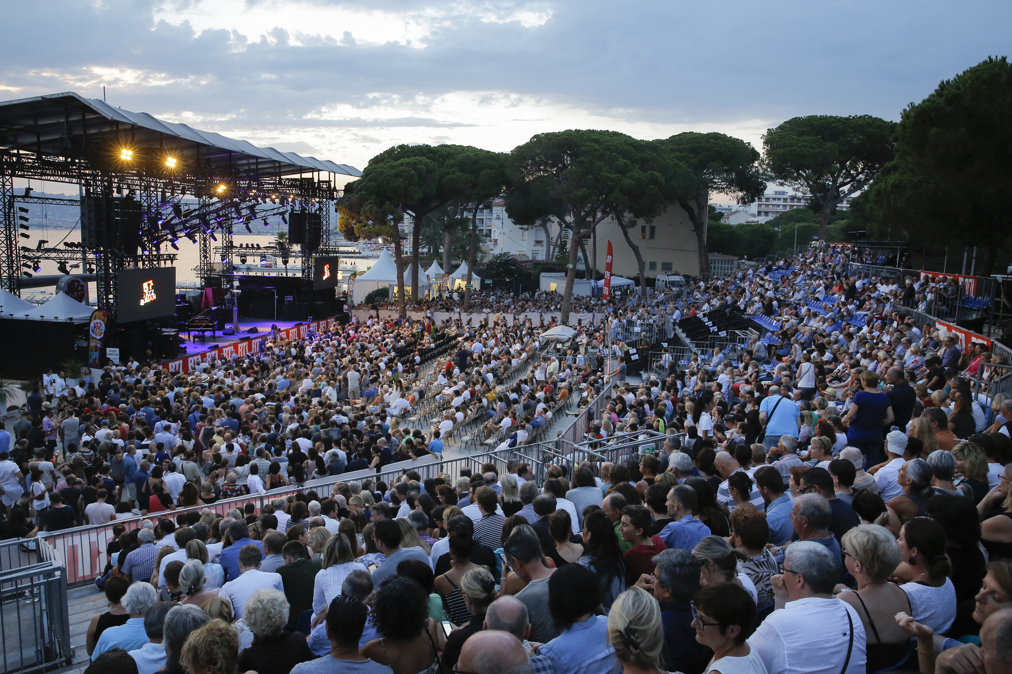 Découvrir Antibes Juan les Pins et sa région - Antipolis - Palais des ...